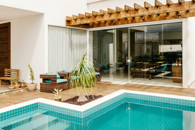 5 Pool Design and Safety Features You Need - Design Swan